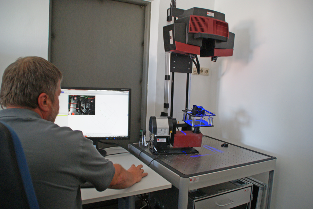 GOM Plastic Moulder GOM Installation – Metrology and Quality News ...