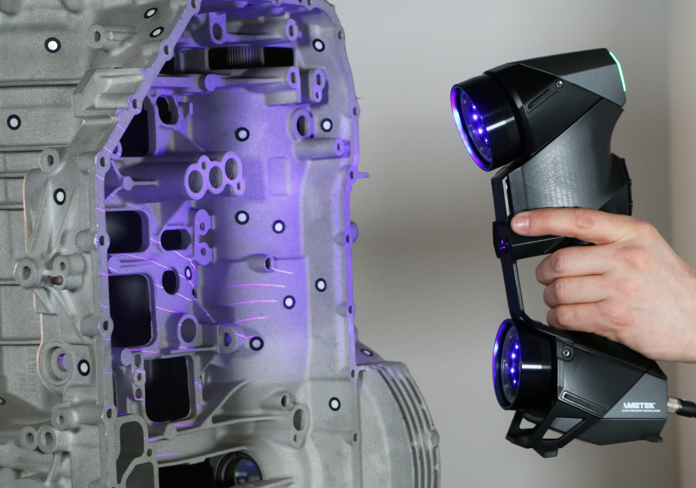 Hand Held 3D Scanner Delivers 12 Micron Benchmark Accuracy – Metrology ...