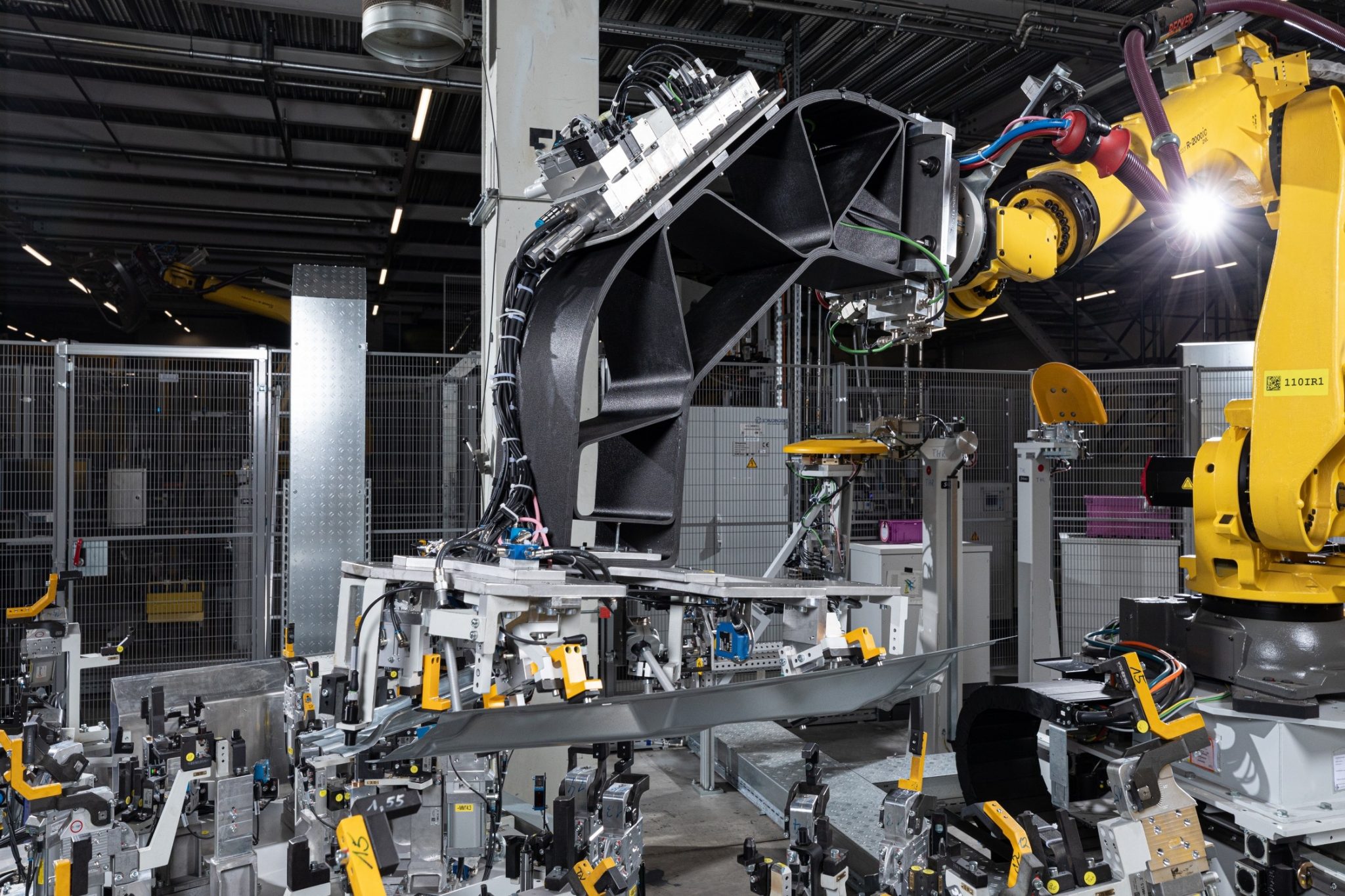 BMW Expands 3D-Printed Customised Robot Grippers Usage – Metrology and ...