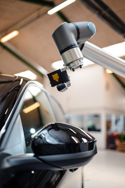 Universal Robots Expands Cobot Lineup With Long-Reach UR8 for Flexible ...